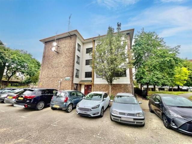 1 bedroom apartment for rent in Summerwood Road, Isleworth, TW7