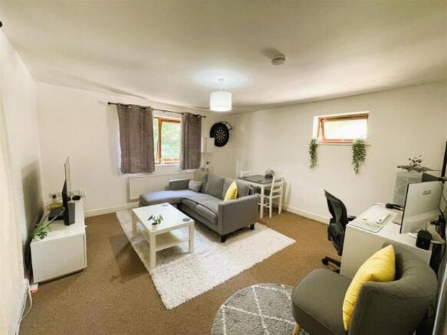 1 bedroom apartment for rent in Sunningdale Gardens, Bitterne, SO18