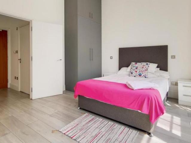 1 bedroom apartment for rent in Sussex Gardens, Paddington, London, W2