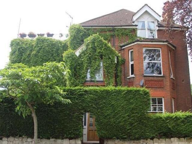 1 Bedroom Apartment For Rent In Surbiton, Surrey