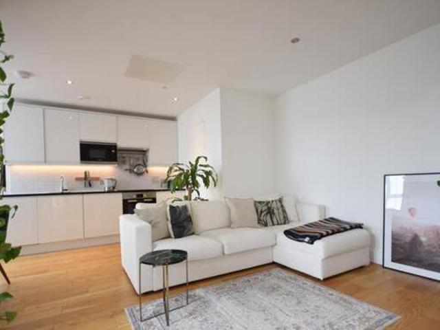 1 Bedroom Apartment For Rent In Sutton