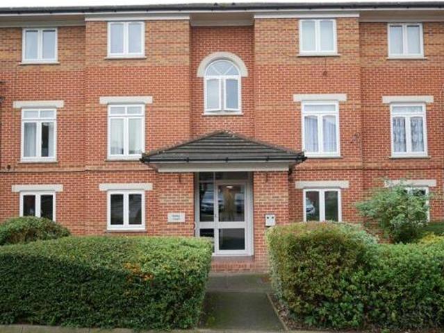 1 Bedroom Apartment For Rent In Swynford Gardens