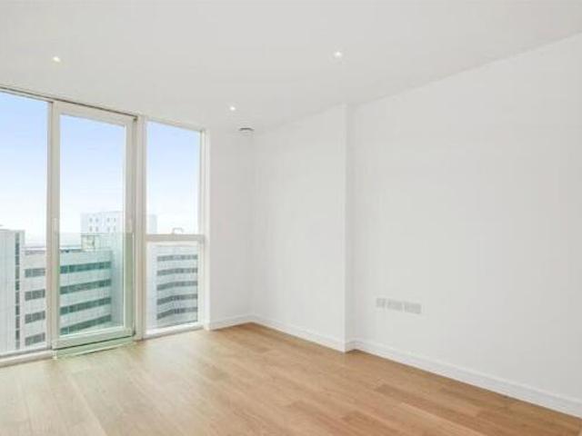 1 Bedroom Apartment For Rent In Saffron Central Square, Croydon