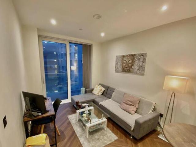 1 Bedroom Apartment For Rent In Salford, Lancashire