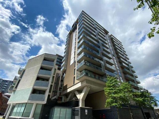 1 Bedroom Apartment For Rent In Salford, Manchester City Centre