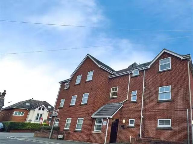 1 bedroom apartment for rent in Sea View Road, Poole, BH12