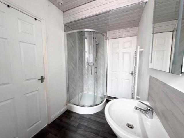 1 bedroom apartment for rent in Sefton Avenue, LS11