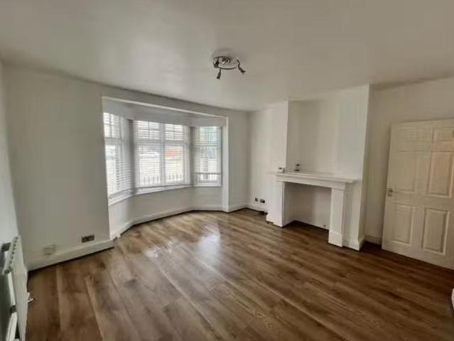 1 bedroom apartment for rent in Sewardstone Road, Waltham Abbe.
