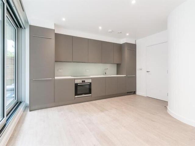 1 bedroom apartment for rent in Seven Sisters Road, London, N4