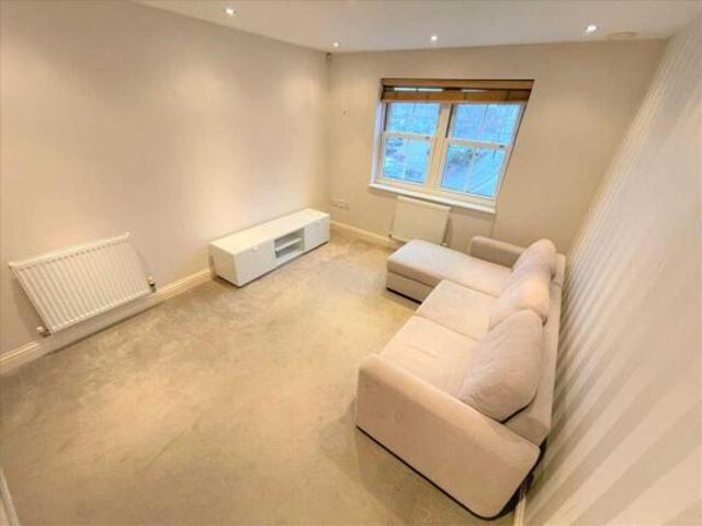 1 bedroom apartment for rent in Silkweaver Heights, William Hunter Way, brentwood, CM14