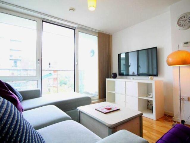 1 bedroom apartment for rent in Simmonds House, Brentford, TW8