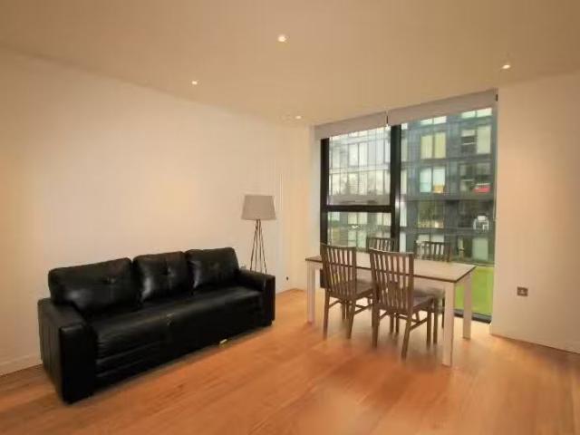 1 bedroom apartment for rent in Simpson Loan, Quartermile, Edi.