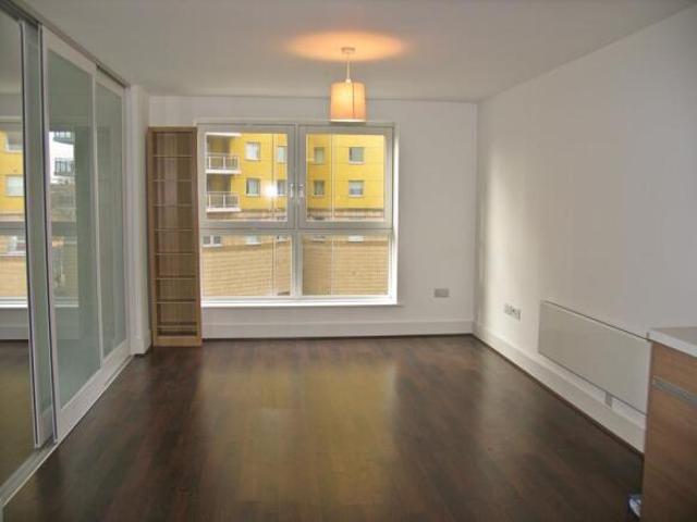 1 bedroom apartment for rent in Skyline Plaza, Alencon Link, Basingstoke, RG21