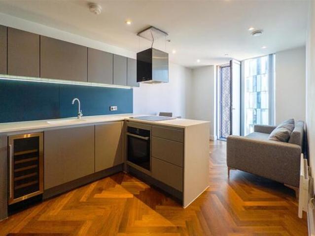 1 bedroom apartment for rent in South Tower, Owen Street, M15