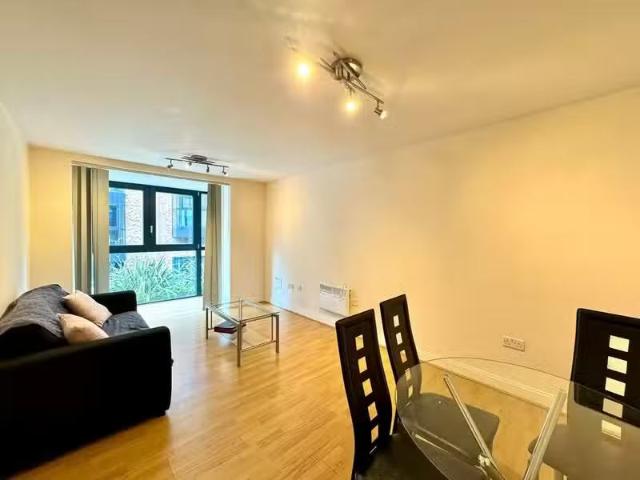 1 bedroom apartment for rent in Southside, St. John's Walk, Bi.