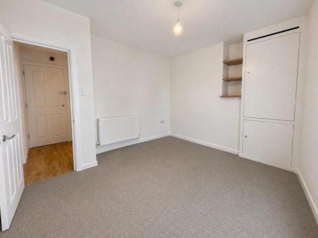 1 bedroom apartment for rent in Taff Embankment, Grangetown, Cardiff, CF11