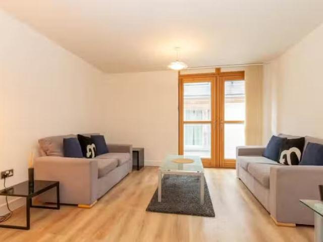 1 bedroom apartment for rent in Temple House, 24 Temple Street.