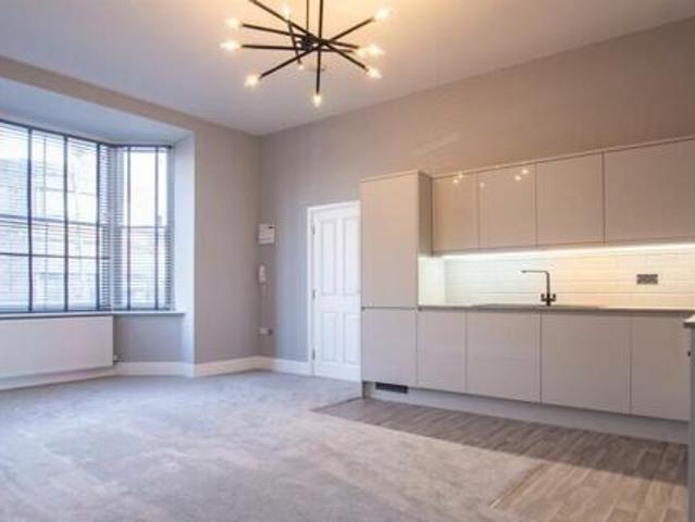1 Bedroom Apartment For Rent In The Crescent, York