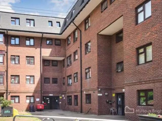 1 bedroom apartment for rent in The Drive, Hove, BN3