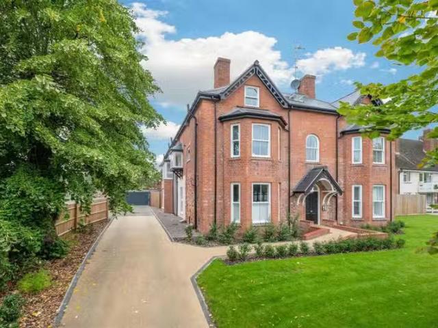 1 bedroom apartment for rent in The Elms, 14 High Street, Henl.