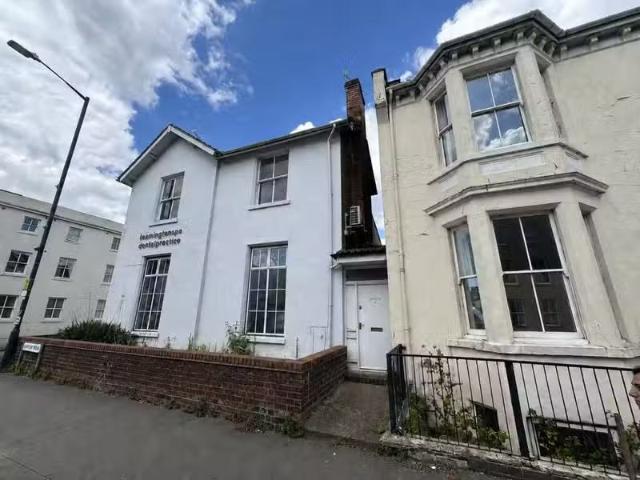 1 bedroom apartment for rent in The Garden Flat, Radford Road.