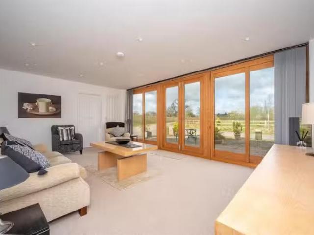1 bedroom apartment for rent in The Hopbarn, Fosters Farm, Hen.