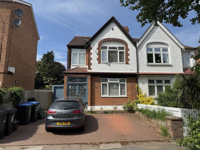 1 bedroom apartment for rent in The Limes Avenue, New Southgate, N11