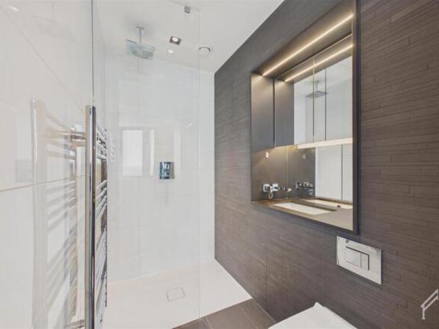 1 bedroom apartment for rent in The Madison, Marsh Wall, Canary Wharf E14