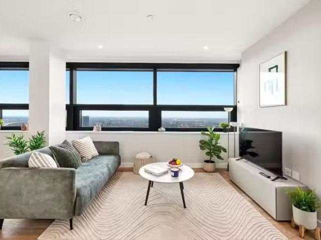 1 bedroom apartment for rent in The Octagon 1 Great Charles.