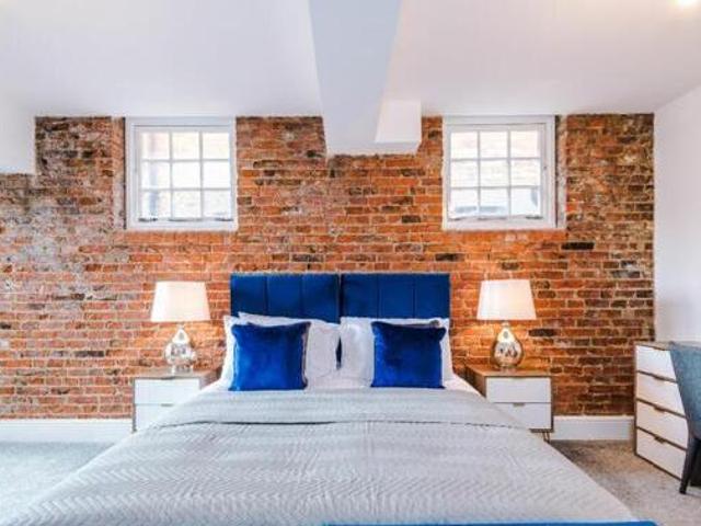 1 Bedroom Apartment For Rent In The Old Embassy, High Street