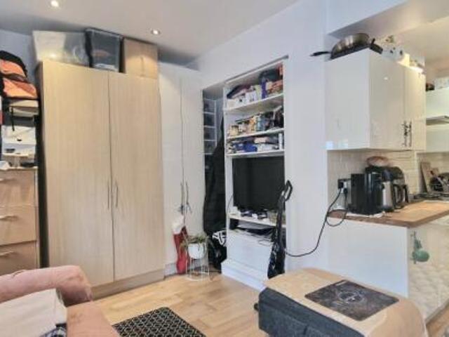 1 bedroom apartment for rent in The Parade, Watford, WD17