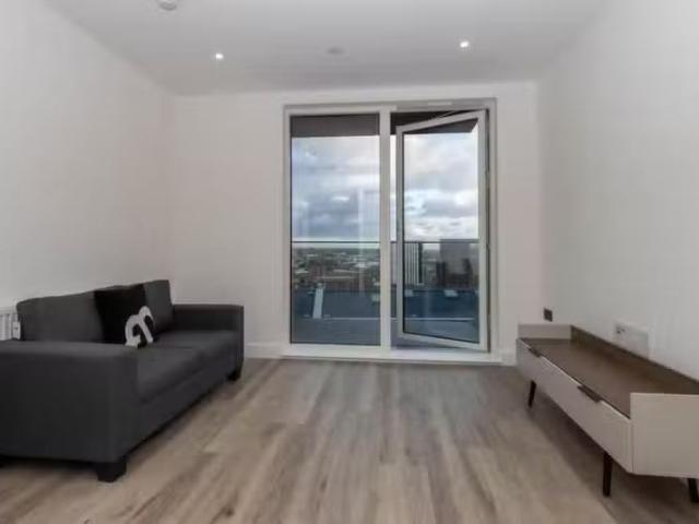 1 bedroom apartment for rent in The Regent, 64 Shadwell Street.