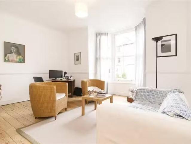 1 bedroom apartment for rent in Time Square, Colvestone Cresce.
