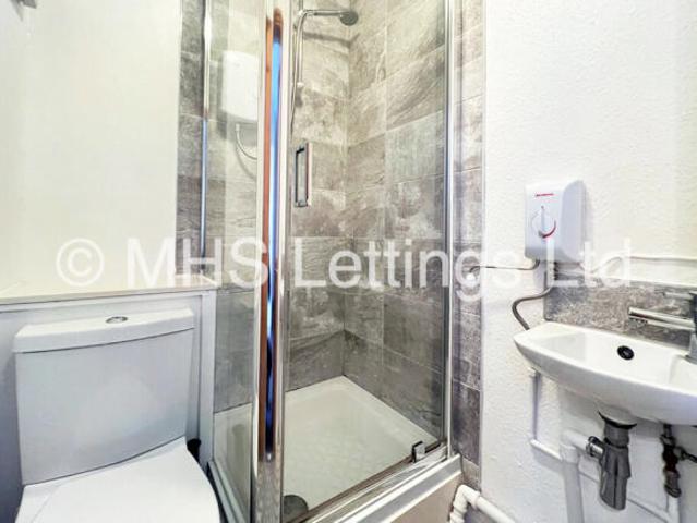 1 bedroom apartment for rent in Top Floor Front Flat, 2 Manor Terrace, Leeds, LS6 1BU, LS6
