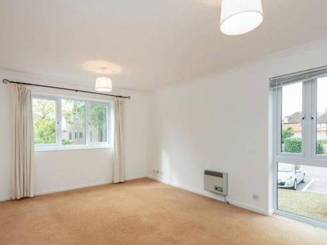 1 bedroom apartment for rent in Town centre GU22