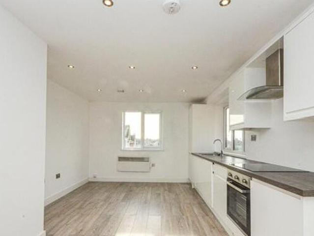 1 Bedroom Apartment For Rent In Town Centre, Swindon