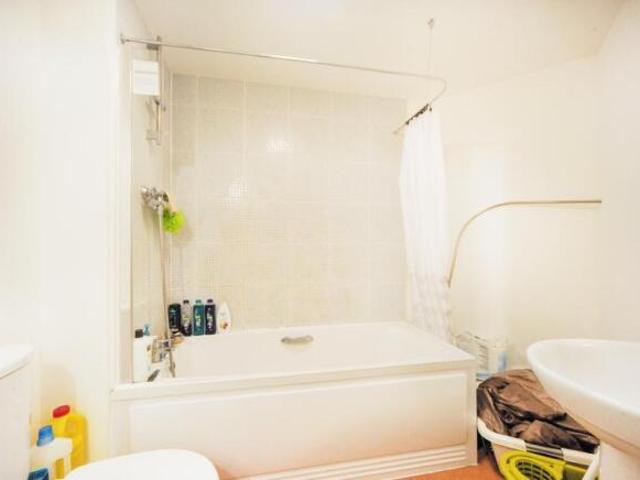 1 bedroom apartment for rent in Town Centre, SN1