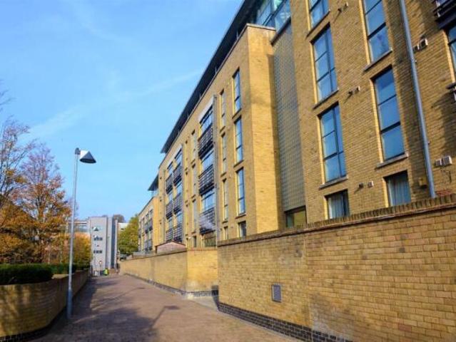 1 bedroom apartment for rent in Town Meadow, Brentford, TW8