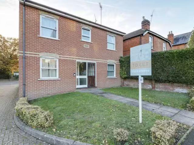 1 bedroom apartment for rent in Updown Hill, Windlesham, GU20