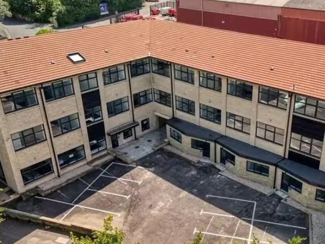1 bedroom apartment for rent in Vallis Road, Vallis House, Fro.