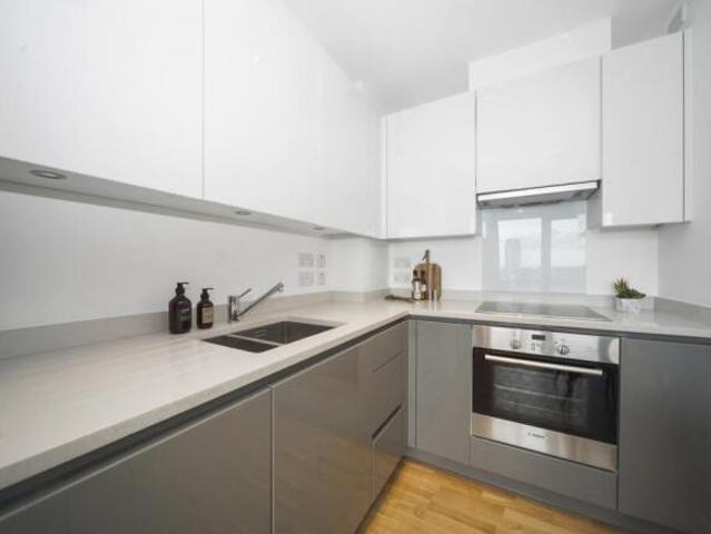 1 bedroom apartment for rent in Vesta House, E20