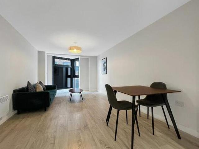 1 Bedroom Apartment For Rent In Victoria Riverside, Leeds City Centre