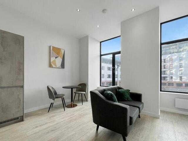 1 Bedroom Apartment For Rent In Victoria Riverside, Leeds City Centre