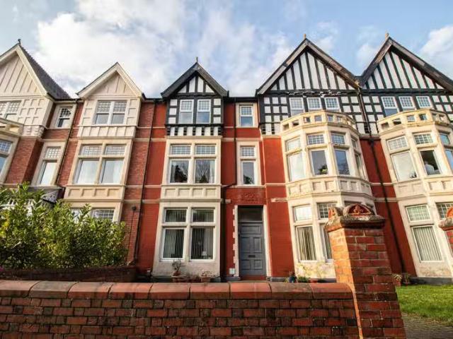 1 bedroom apartment for rent in Victoria Square, Penarth, CF64