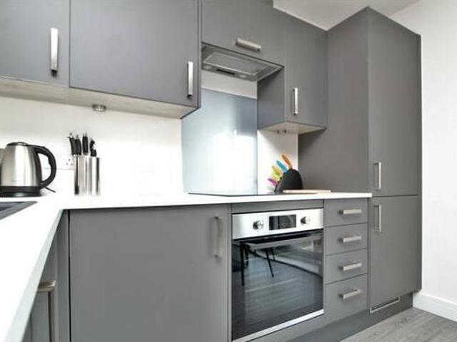 1 bedroom apartment for rent in Vivian Court Marlowes Hemel Hempstead Hertfordshire HP1 1BA HP1