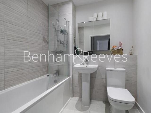 1 bedroom apartment for rent in Vousden Grove, London, SE28