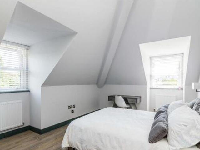 1 Bedroom Apartment For Rent In Waverley Street