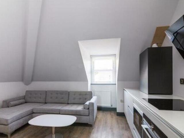 1 Bedroom Apartment For Rent In Waverley Street