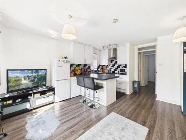 1 bedroom apartment for rent in Weavers Close, Isleworth, TW7