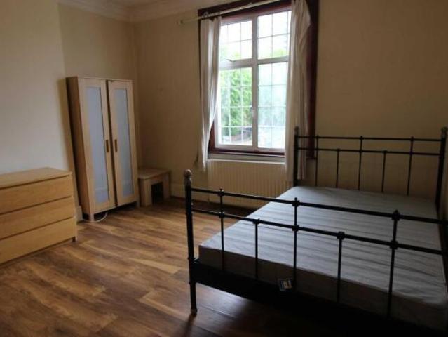 1 bedroom apartment for rent in Wellesley Road, Chiswick, London, W4